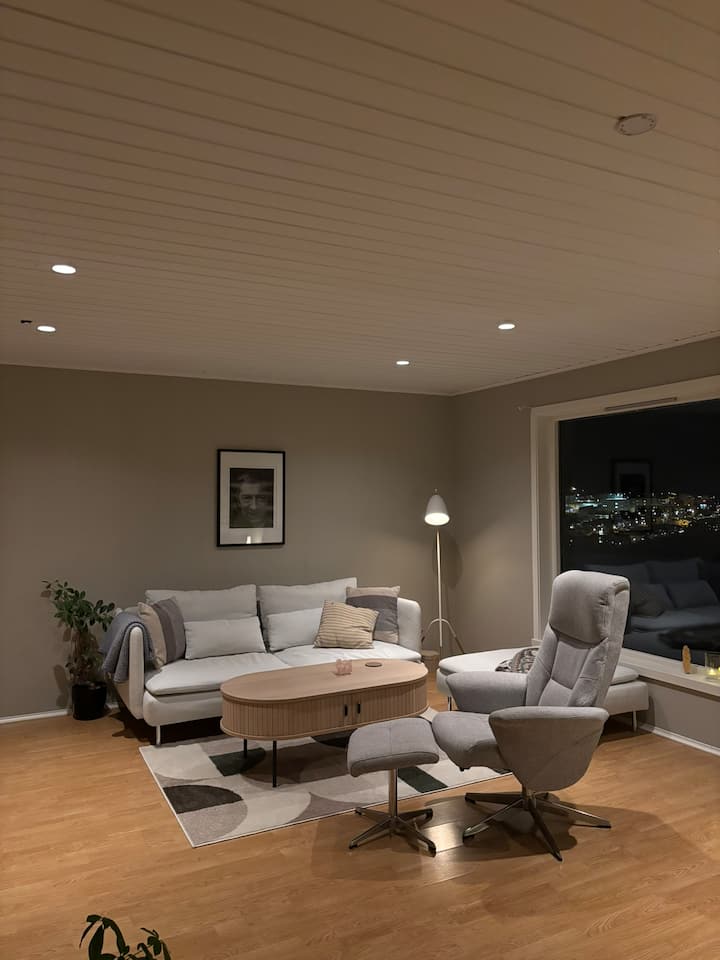 Stor Og Moderne Leilighet Med Fantastisk Utsikt - Tromsø