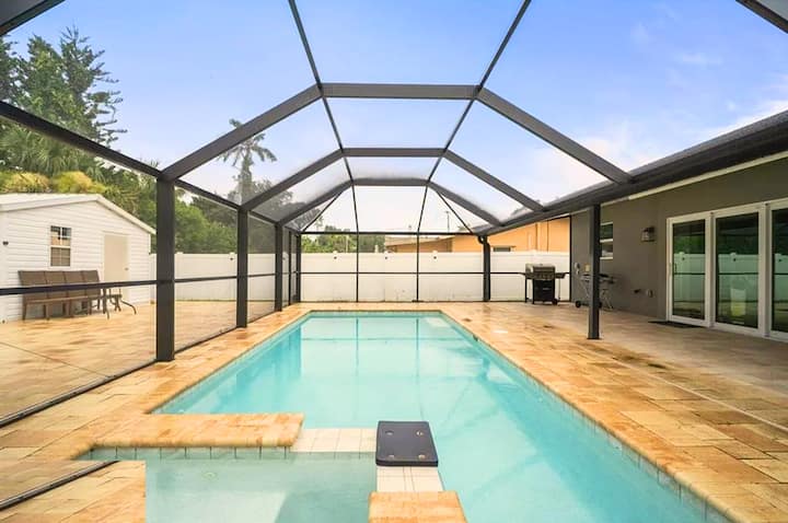 *Serenity Villa* - Private Saltwater Pool - Bonita Springs, FL