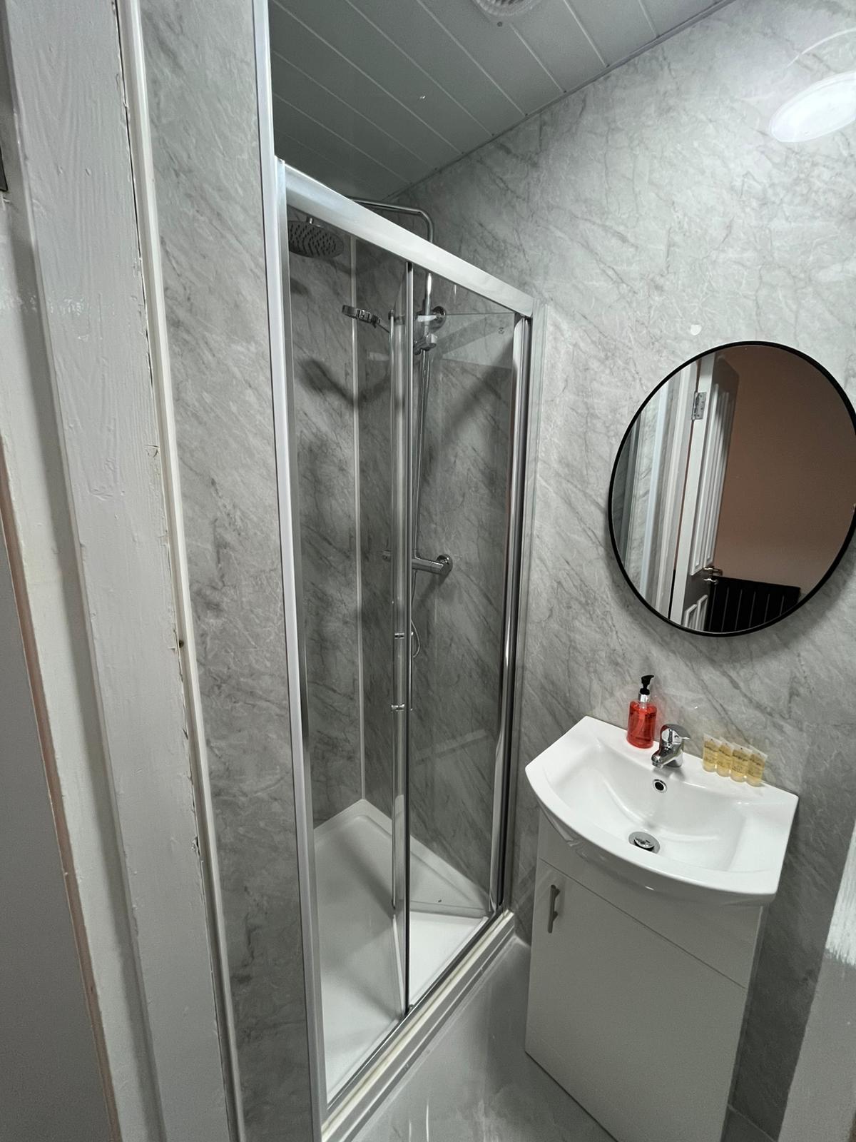 Twin Room with Private Bathroom - Airbnb