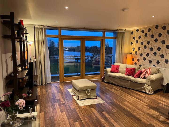 Modern Riverside Apartment | Athlone Town - Athlone