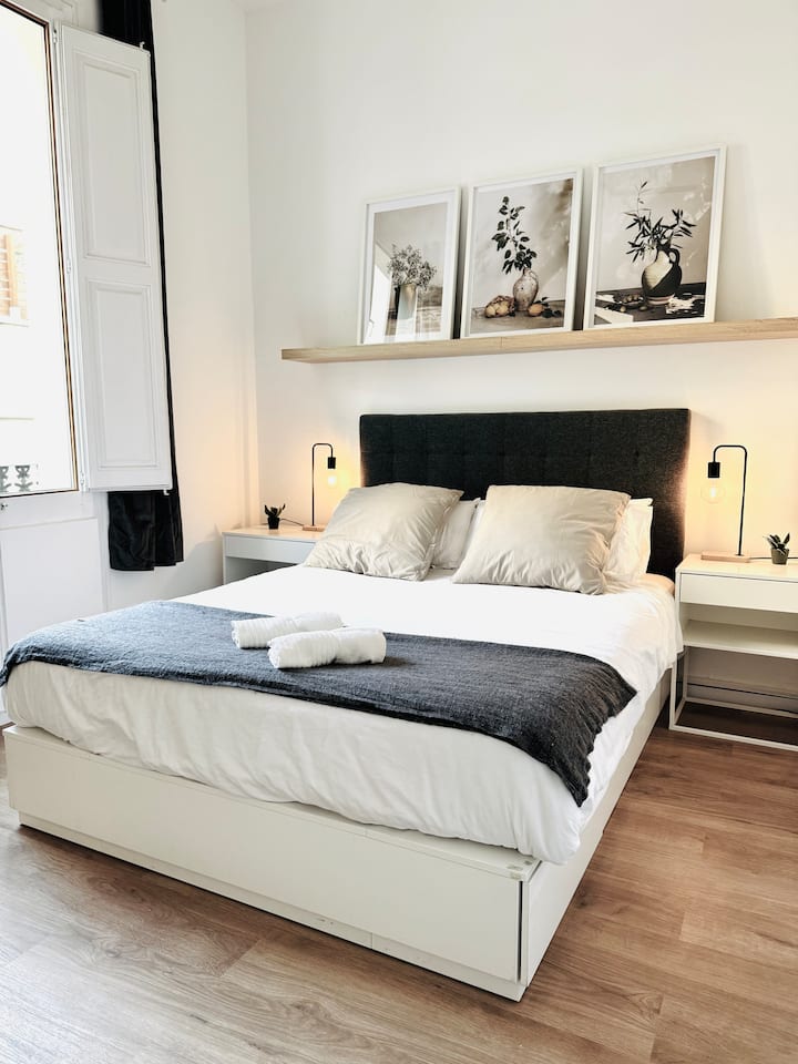 Cozy Apartment With A Balcony In Gràcia - Barcelona