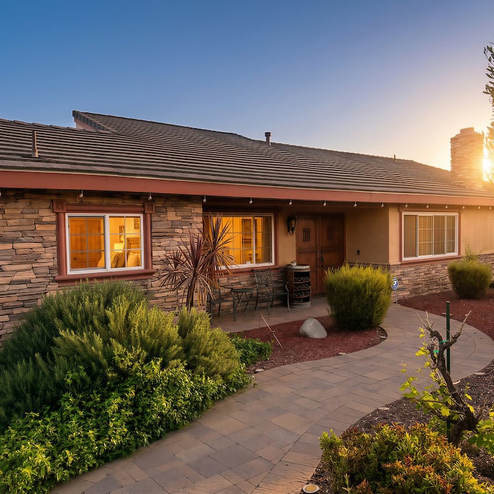 Vineyard Estate W/ Event Pergola| 4br| Montclair - Upland, CA