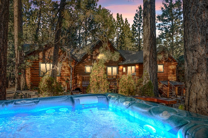 Honeycomb Hideaway, Hot Tub & Sauna, Large Yard - Big Bear, CA