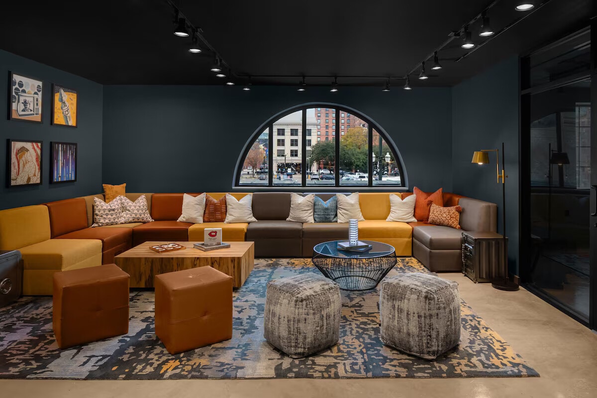 DT industriel avec deux lits queen size | Toyota Center et GRB - Hôtels à louer à Houston, Texas ...