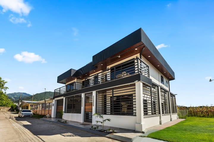 +16 Luxe House+pool Table+bbq 20 Min Airport - Honduras