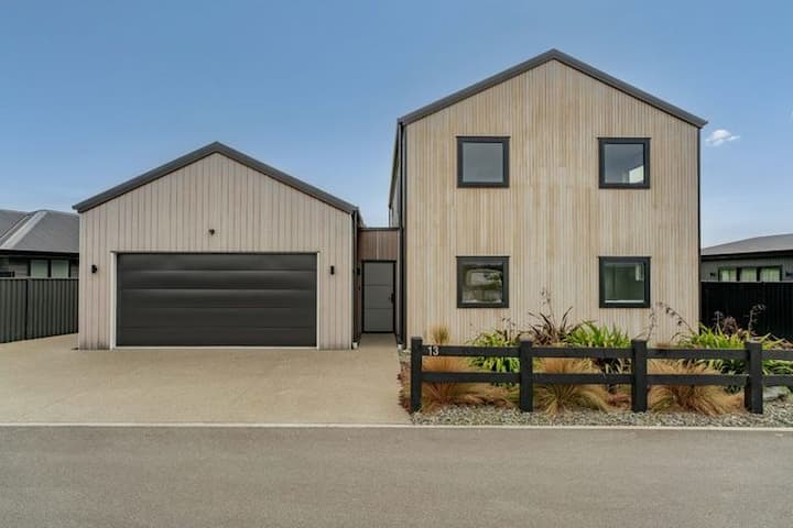 Cromwell Luxury Getaway - Cromwell