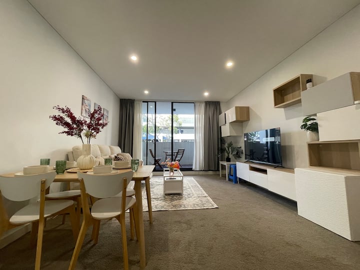 Modern 2br Apt By Wolli Creek Station | 5 Guests - Burwood