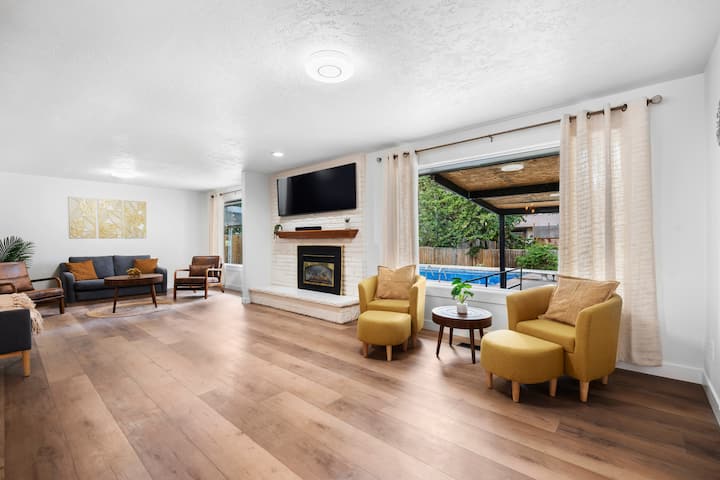 Woodridge Poolside Getaway - Spokane, WA