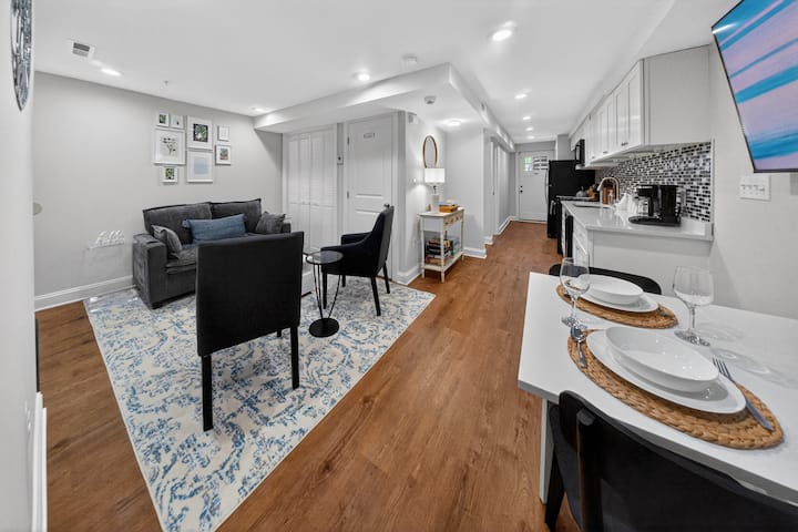 Entire Unit | Free Parking | .5mi Walk To Metro - Washington, D.C.