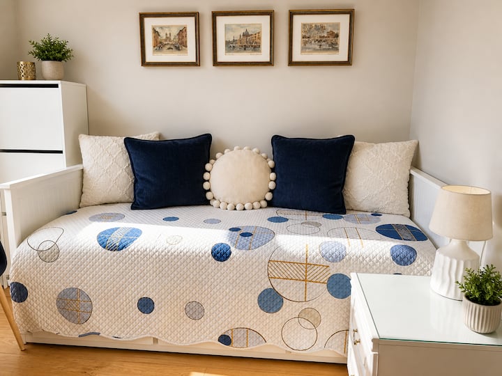 Lovely Room In The Heart Of Walthamstow Village - London