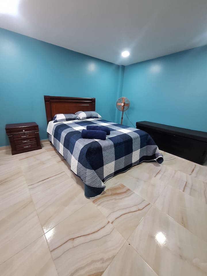 Tu Alojamiento En El Centro Histórico De Alausí - Bolivar