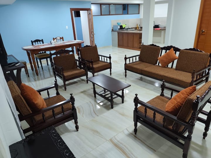 Tu Alojamiento En El Centro Histórico De Alausí - Bolivar