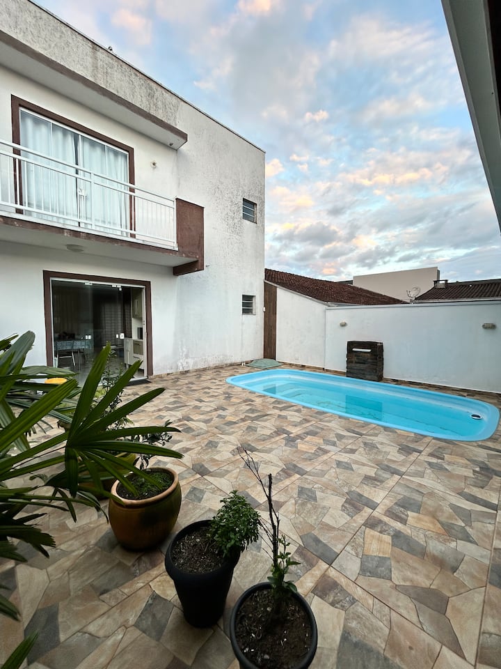 Sobrado Para Até 10 Pessoas Próximo Da Praia. - Matinhos