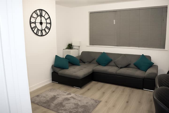 Contractor-ready Home. Parking And Self Check-in - ノーザンプトン