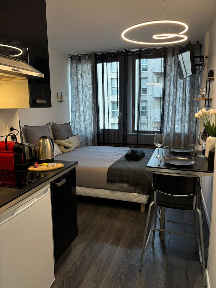 Black Orchidée - Villeurbanne