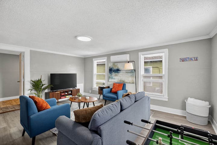 Modern City Haven | Near Med Center + Downtown - South Houston, TX
