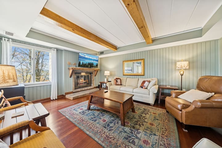 Sevens Springs, 2br, Sleeps 5, Free Shuttle, Pool - Seven Springs, PA