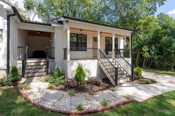 Cozy Cottage In Greenville - Greenville, SC