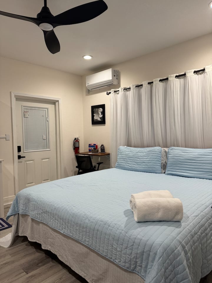 The Happystay 3 - Cayman Islands