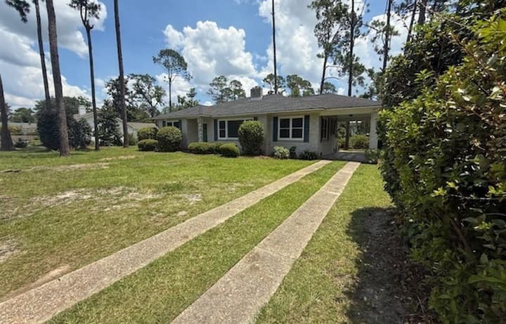 Charming 2br Retreat | Dog-friendly, Near College - Valdosta, GA
