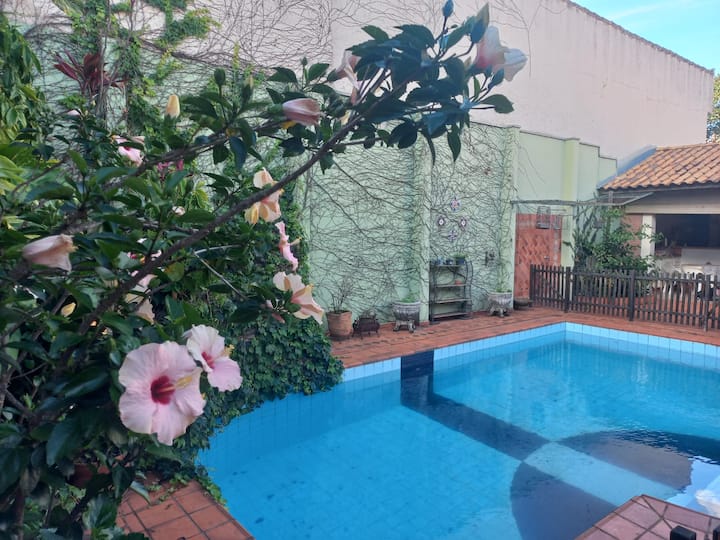 Linda Casa Com Piscina E Excelente Localização. - São Carlos