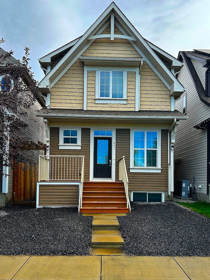 Auburn Nest • Modern • Office • Near Hospital/ymca - Canada