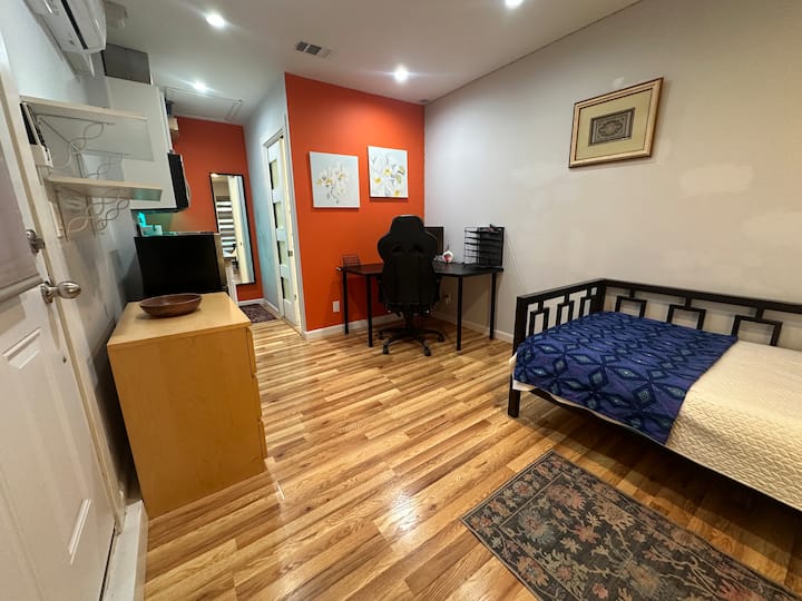 Davis Modern Studio - Davis, CA