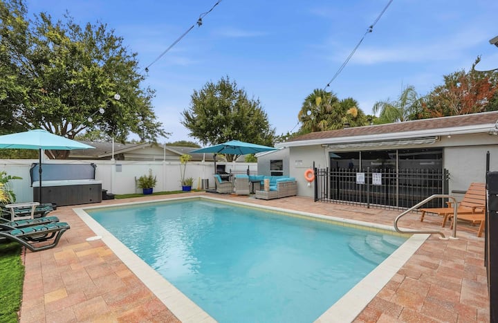 Cozy 4br Paradise - Pool+hot Tub+game Room+firepit - Pinellas Park, FL