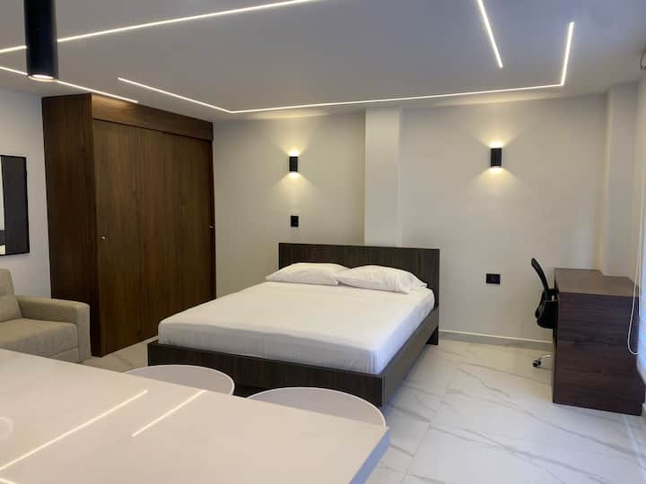 Minimalist City Center Studio. - Pereira, Colombia