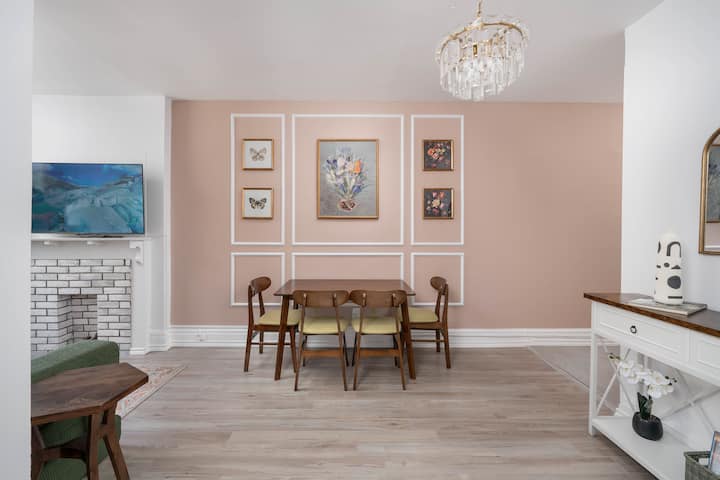 Vintage Charm On Roncesvalles - Ontario Place