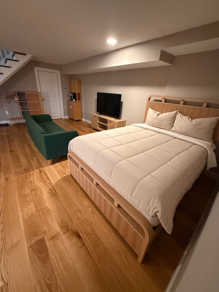 Cliffhouse Revere: Oceanview; Beach; Easy Commute - Boston, MA