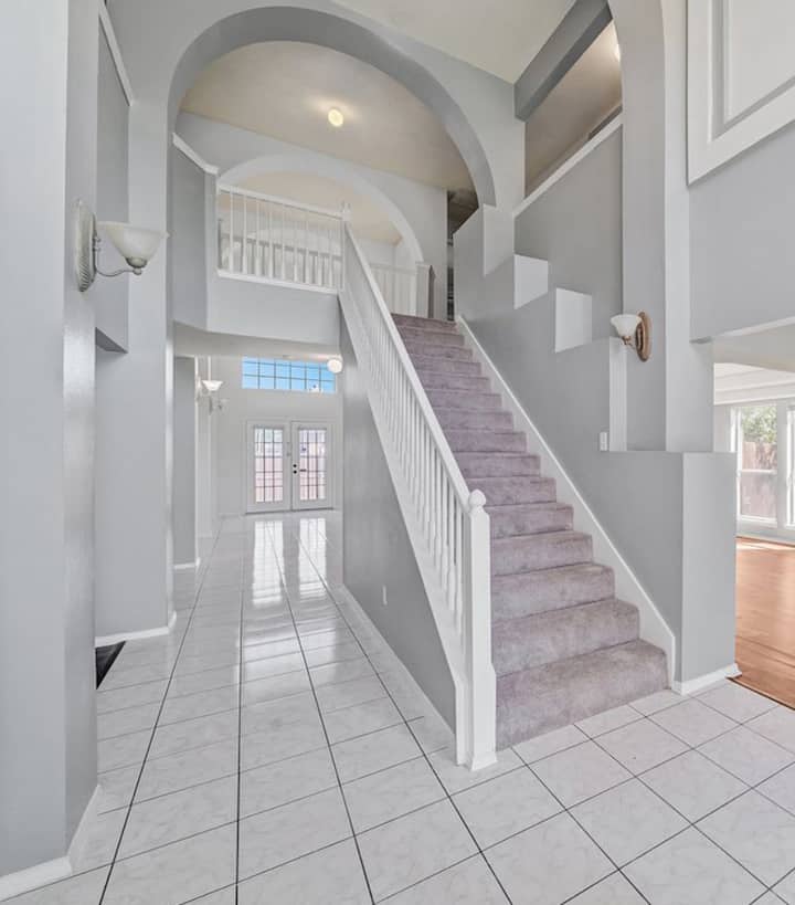 5 Bedroom | Sleeps 12 | Play Room | Pet Friendly - Rockwall, TX