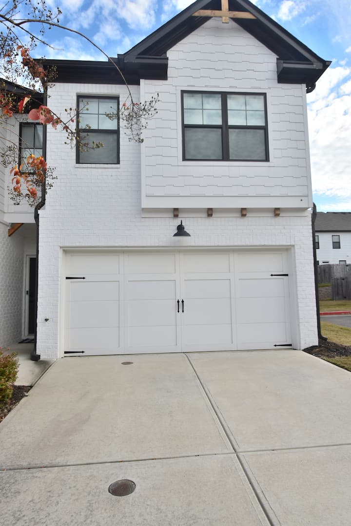Bright, Charming, Modern Townhouse In Winder - Auburn, GA