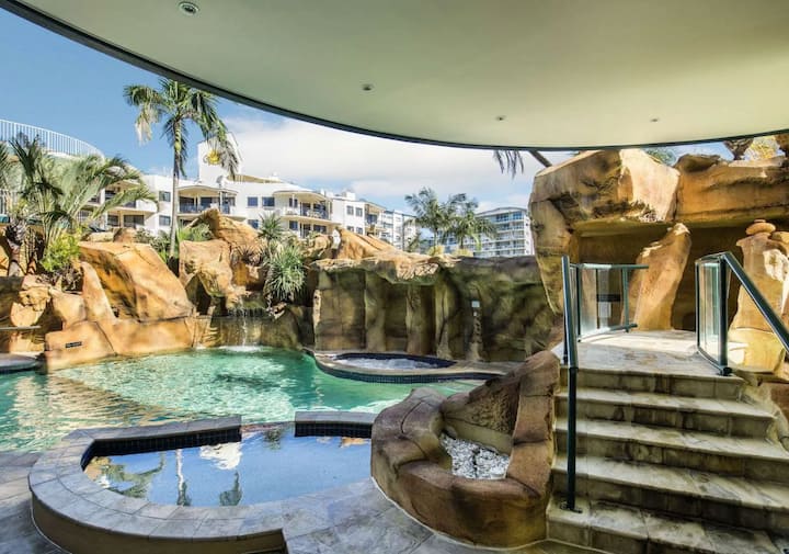 Coastal Calm - Mooloolaba Studio - Sunshine Coast