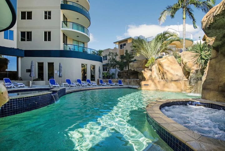 Coastal Calm - Mooloolaba Studio - Sunshine Coast