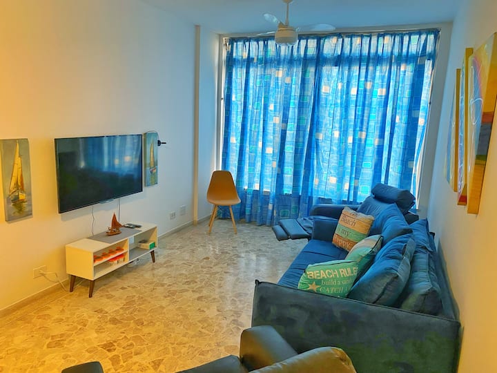 Beachfront And Everything Within Walking Distance. - Santos State