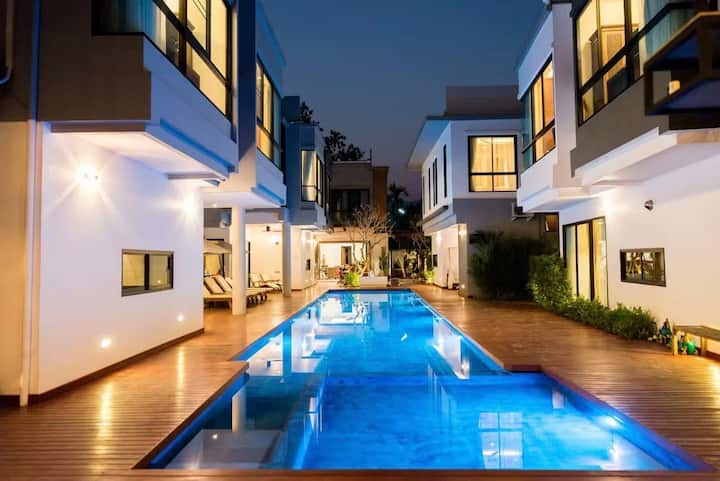 清迈市区兰纳高尔夫球场旁4卧独栋泳池别墅，十分钟可达maya商场，尚泰商场，距离古城白象门4.5公里 - Chiang Mai