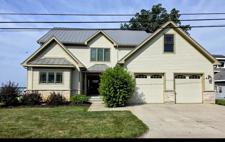 Bella Shores - Stunning Sunsets & Sandy Shoreline - Coldwater, MI