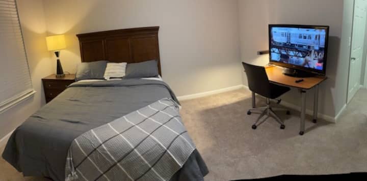 Charming Hideaway Near Washing Dc With Parking (F) - Silver Spring, MD