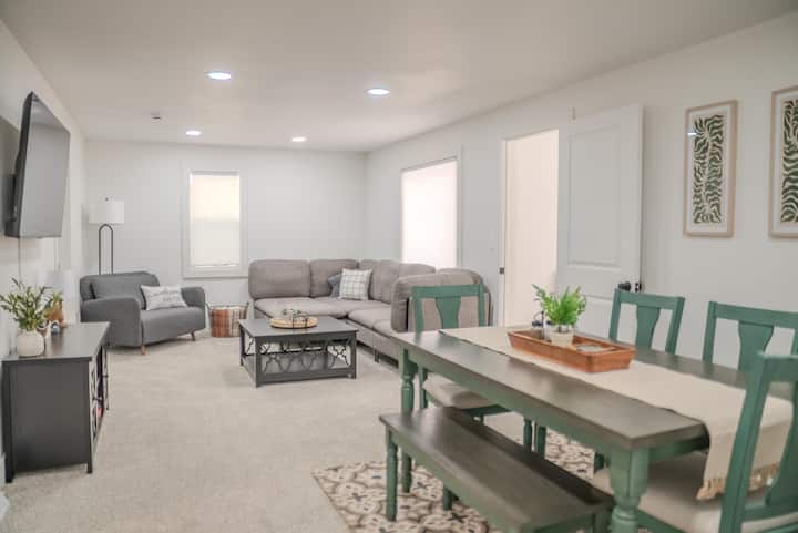 Cute, Cozy Home On 28th St. | Perfect Location - Battle Creek, MI