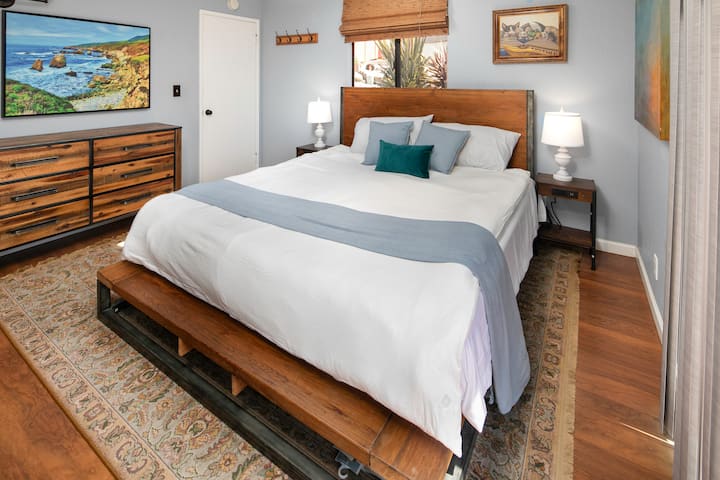 Ocean Breeze Retreat — Pacific Grove Tranquility - Monterrey, CA