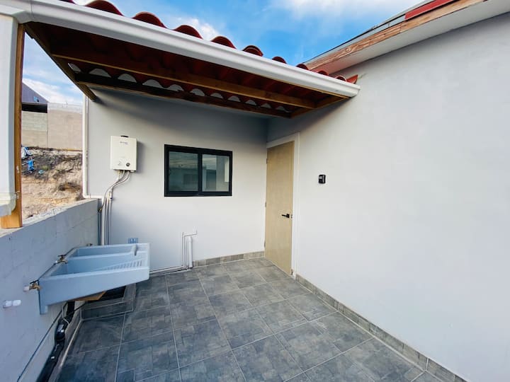 Casa Familiar Con Amplio Patio En 2a Planta - Tijuana