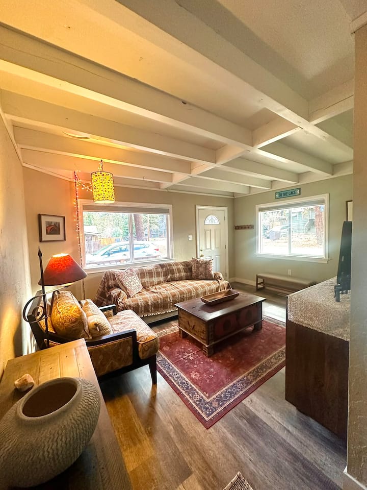 Charming Lake Tahoe Cabin Near Beaches And Trails - Carnelian Bay, CA