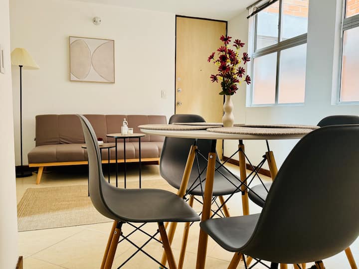 Familiar/comodo/cocina/cerca Al Estadio - Medellín