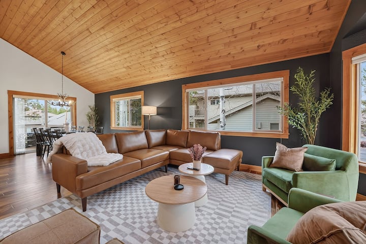 Hot Tub | Steam Rm | Yard | Game Rm | Sharc Access - Oregon