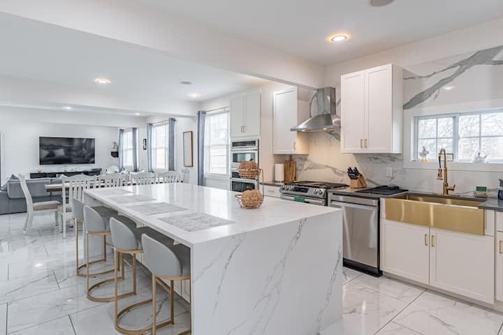 Elegant 5br Oasis Minutes From Airport & Downtown - Atlanta, GA