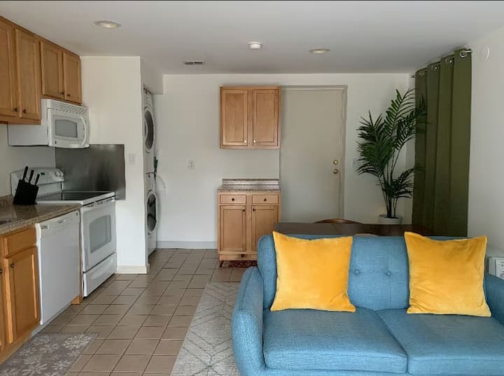 Cozy And Accessible Private Apartment - Silver Spring, MD