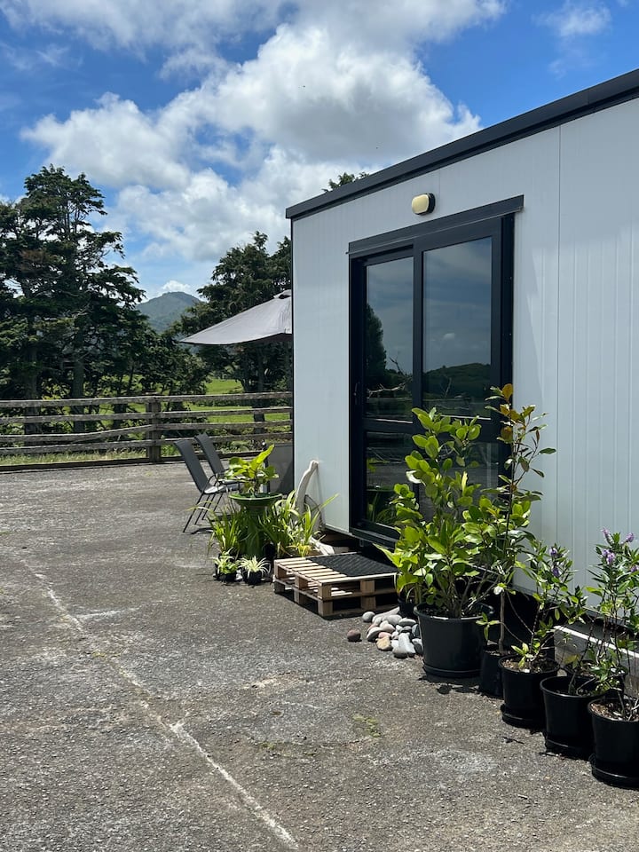 Countryside Cabin With Rural And Ocean Views - Taranaki