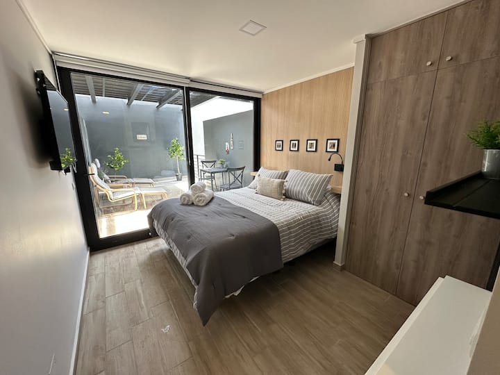 Estudio Moderno Con Terraza Amplia En Stgo Centro - Chile