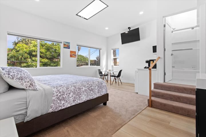 Culver City Apartment - Calm, Clean And Central - Los Angeles, CA